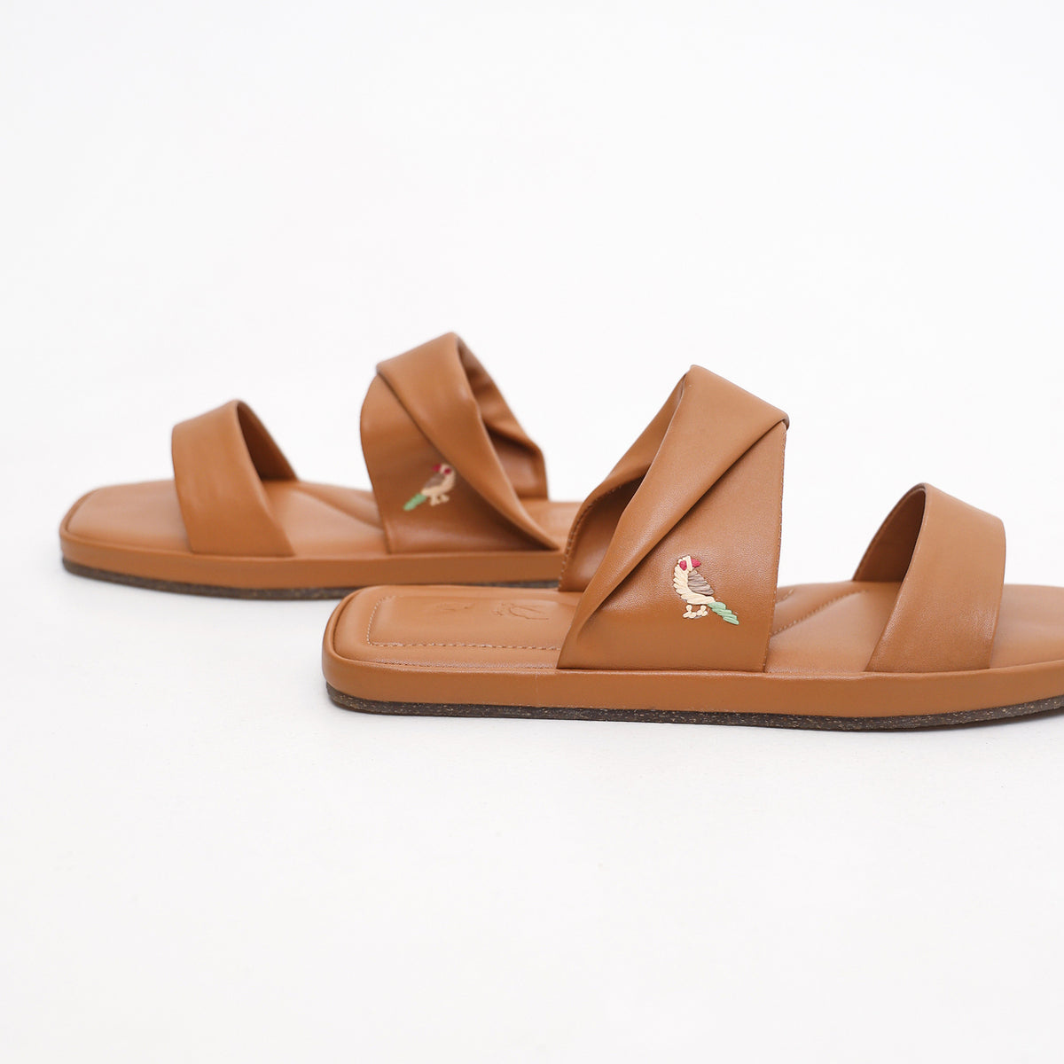 Summer Basics: Chidiya Slides with Triple Cushion Comfort – Birdhouse